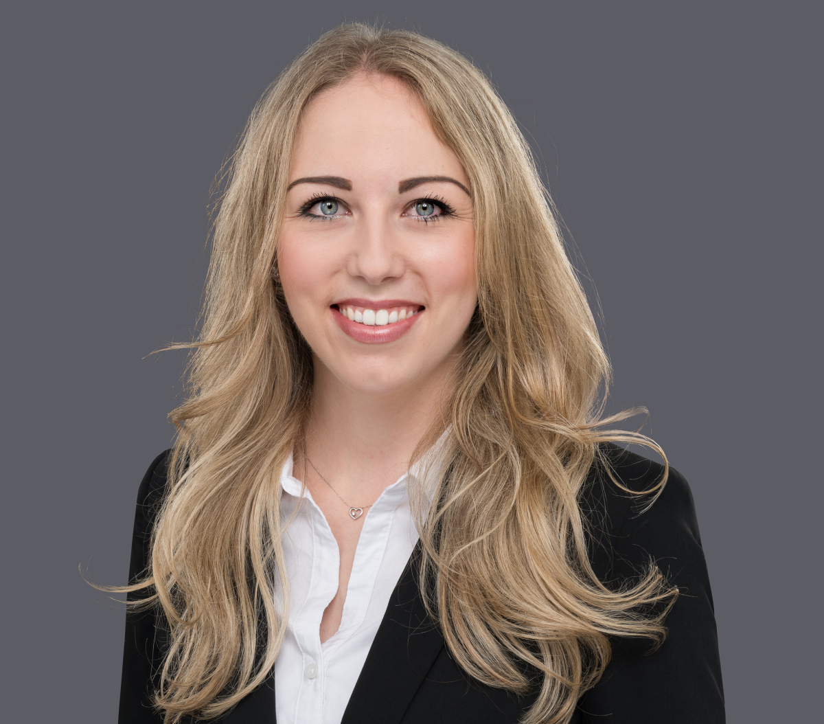 Aline Schefer, M.A. HSG in Law, avocate, notaire